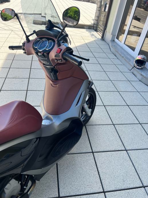Piaggio beverly 330 cm3, 2012 god.