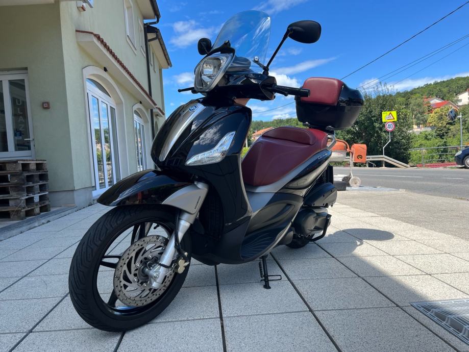 Piaggio beverly 330 cm3, 2012 god.