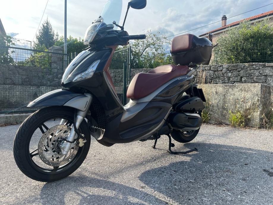 Piaggio Beverly 330 cm3, 2012 god.