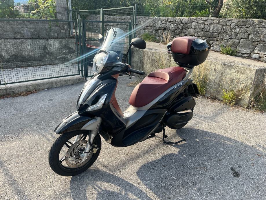 Piaggio Beverly 330 cm3, 2012 god.