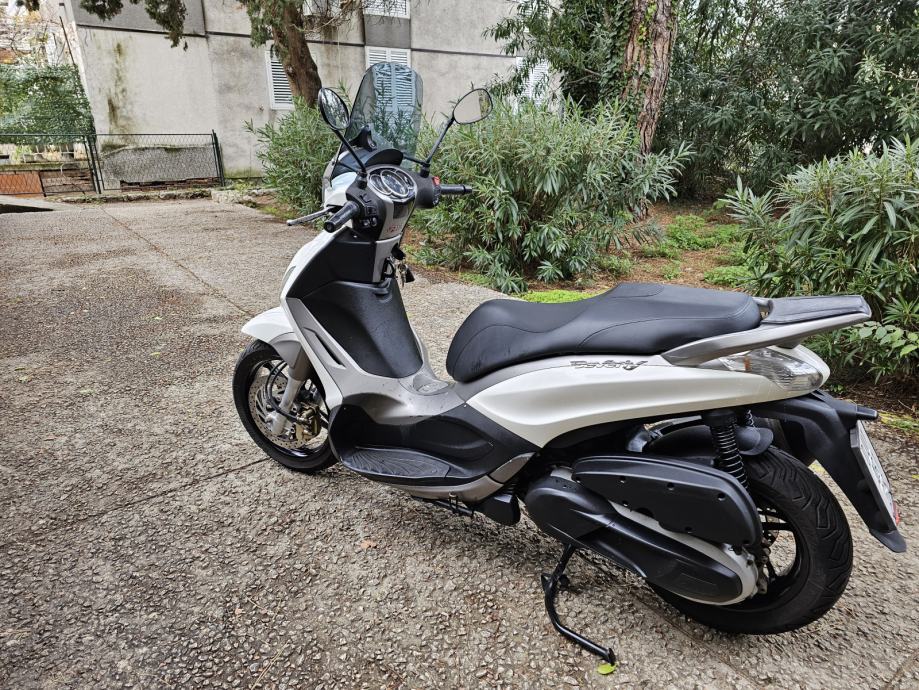 Piaggio Beverly 330 cm3, 2016 god.
