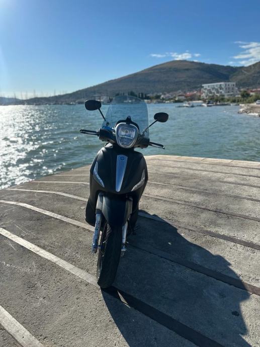 Piaggio Beverly 330 cm3, 2017 god.