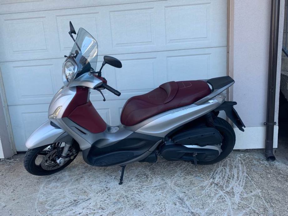 Piaggio Beverly 350 330 cm3, 2014 god.