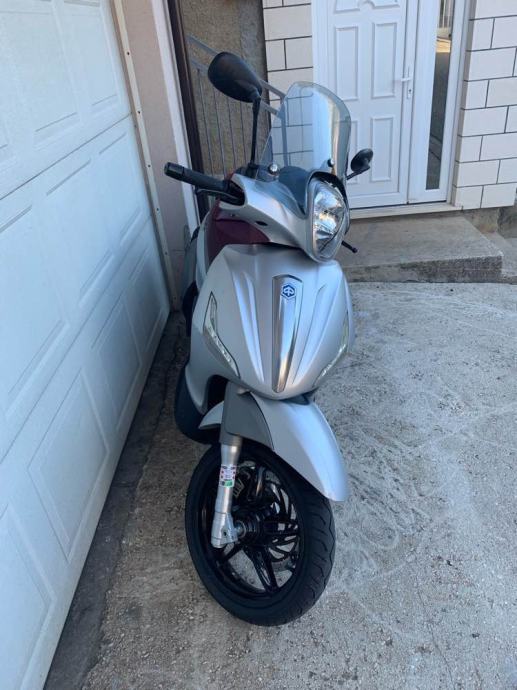 Piaggio Beverly 350 330 cm3, 2014 god.
