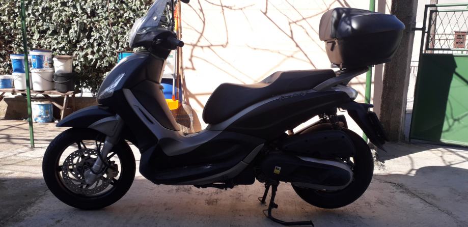 Piaggio Beverly 350 330 cm3, 2016 god.