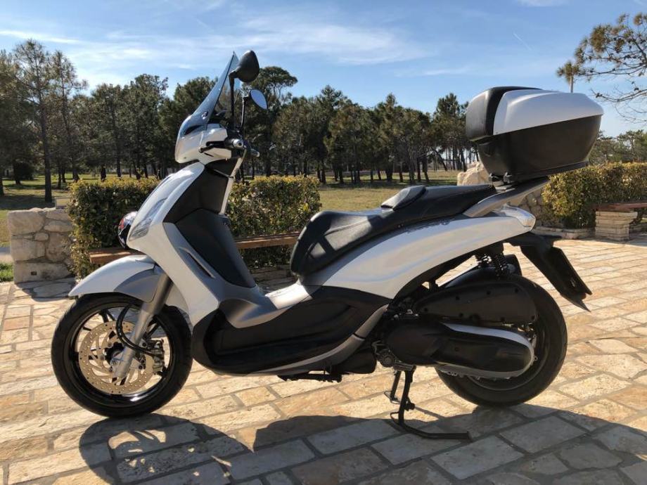 Piaggio Beverly 350 330 cm3, 2012 god.