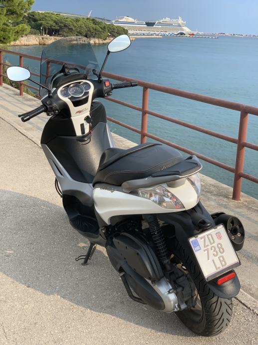 Piaggio Beverly 350 330 cm3, 2012 god.