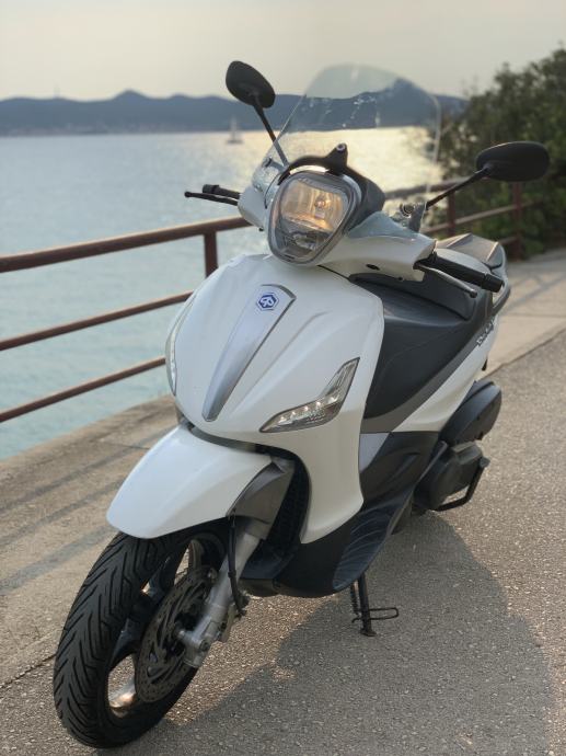 Piaggio Beverly 350 330 cm3, 2012 god.