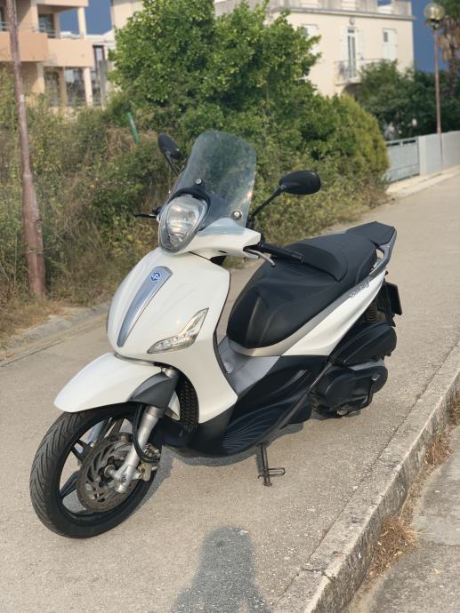 Piaggio Beverly 350 330 cm3, 2012 god.