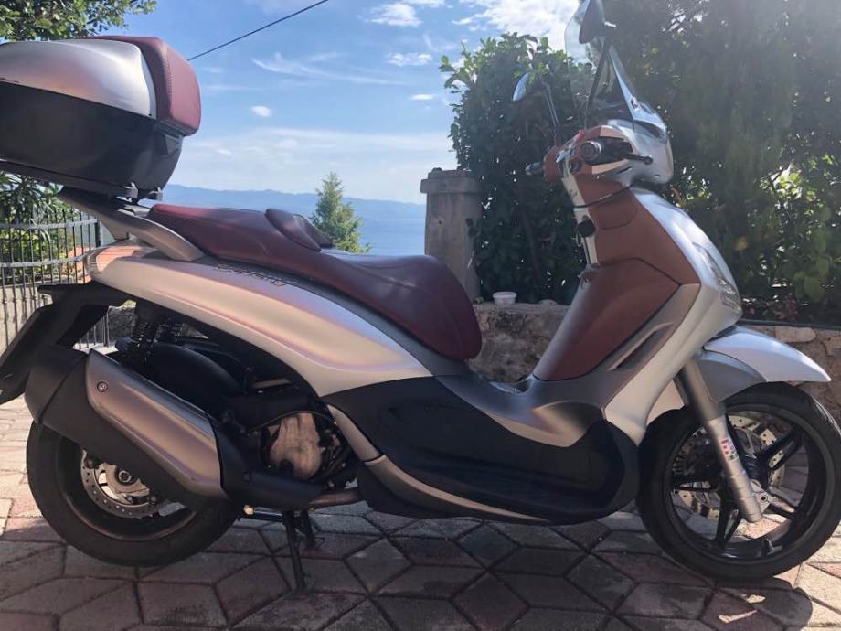 Piaggio Beverly 350 330 cm3, 2011 god.