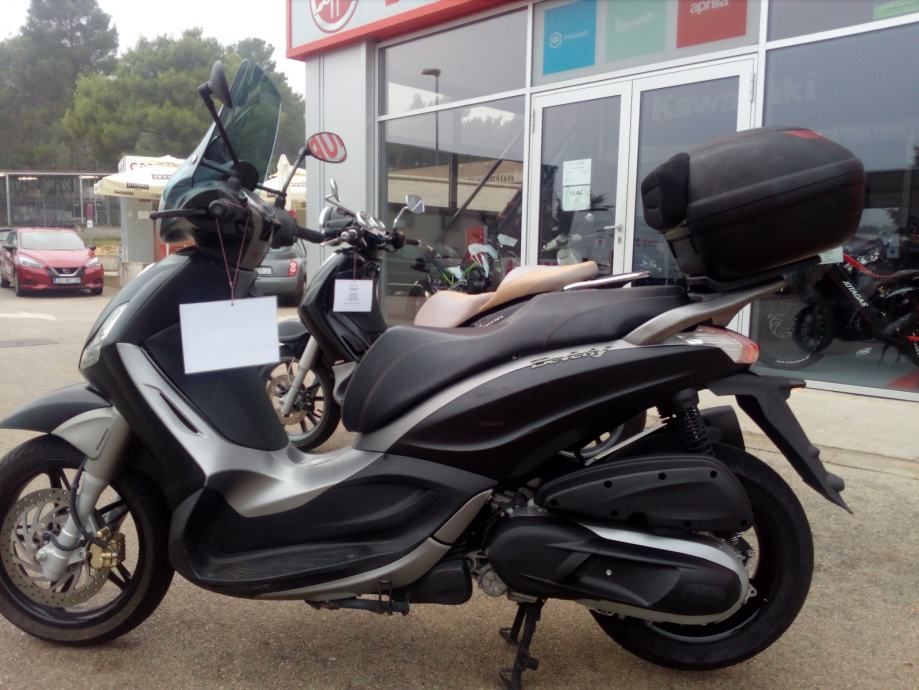 Piaggio BEVERLY 350, 330 cm3,REGISTRIRAN 1. GODINU, 2015 god.