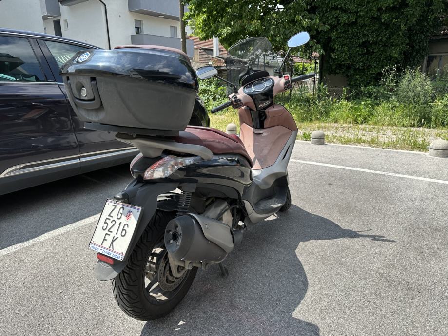 Nova cijena! Piaggio Beverly 350,28000 km, garažiran, kofer, reg 9/23 ...