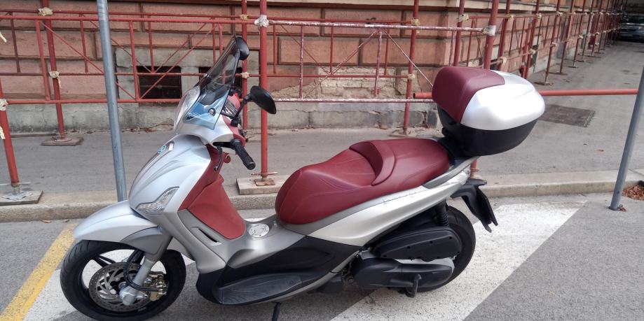 Piaggio Beverly 350 Sport Turing 350 cm3, 2012 god.