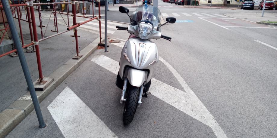 Piaggio Beverly 350 Sport Turing 350 cm3, 2012 god.