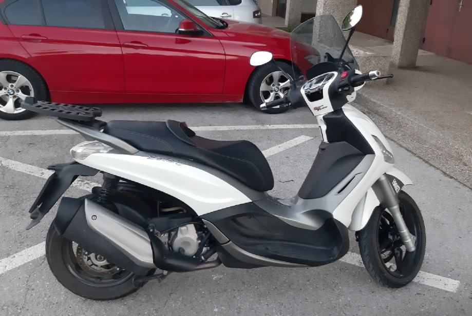 Piaggio Beverly 350 ST 330 cm3 2012. ABS ASR, 2012 god.