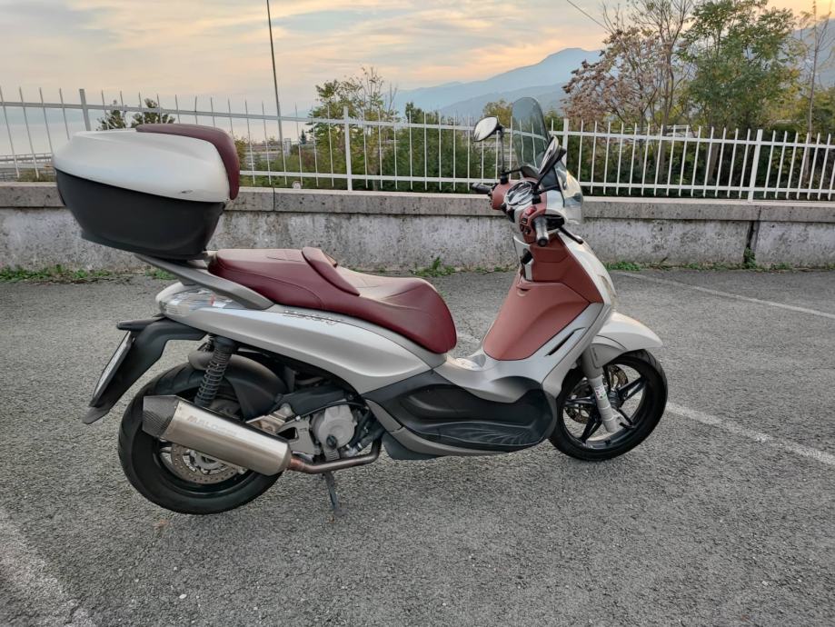 Piaggio Beverly 350 ST 330 cm3, 2012 god.