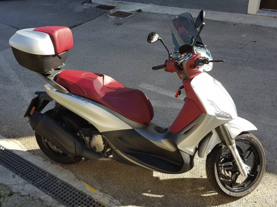 Piaggio Beverly 350ST 330 cm3, 2017 god.