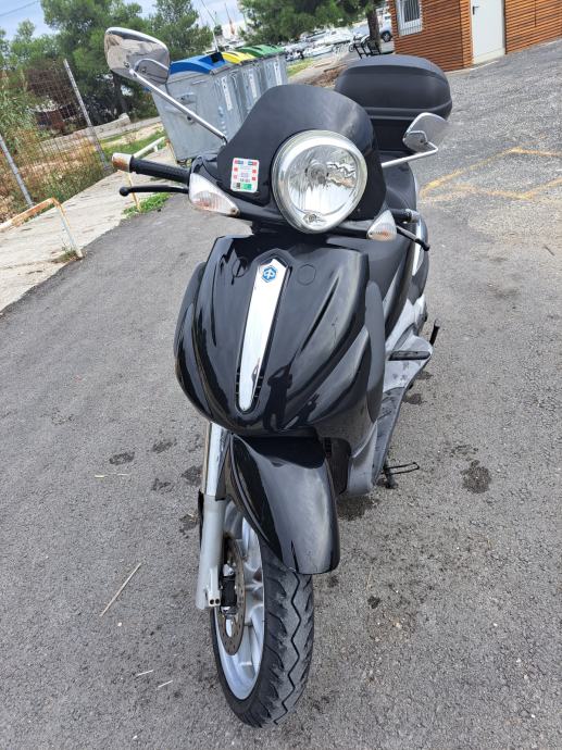 Piaggio Beverly 500 500 cm3, 2003 god.