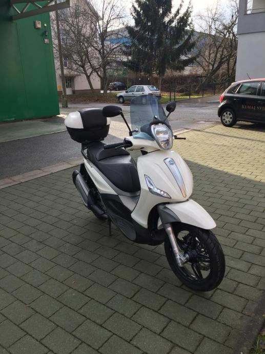Piaggio Beverly Sport touring 330 cm3, 2013 god.