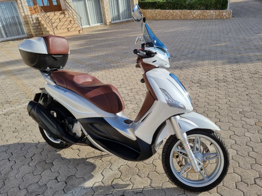Piaggio Beverly350 350 cm3, 2019 god.