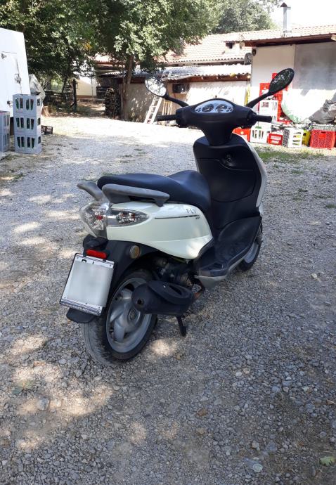 Piaggio Fly 100 cm3, 2012 god.