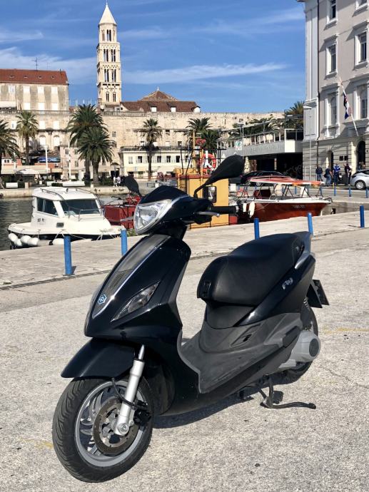 Piaggio FLY 125 IE 3V skuter motor, 2013 god.