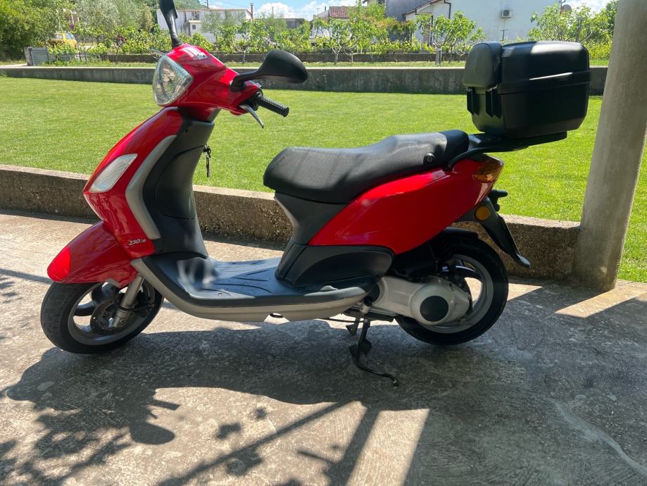 Piaggio Fly 150 cm3, 2005 god.