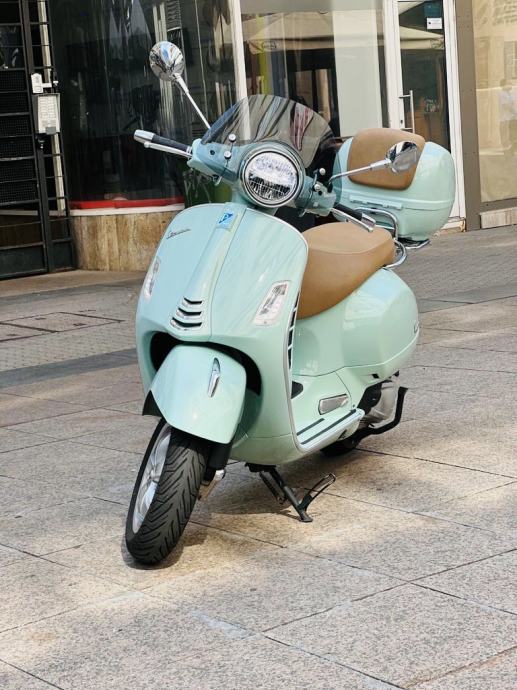 Piaggio GTS 300 278 cm3, 2021 god.