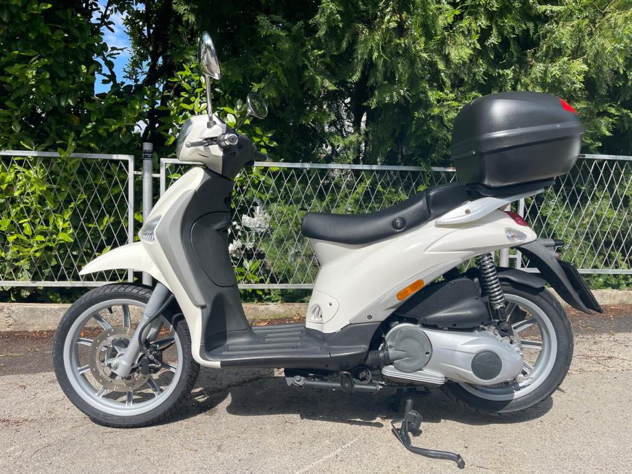 Piaggio Liberty 125 cm3 reg1gidinu,Kofer,Sacuvan,Garaziran Kao Nov ...