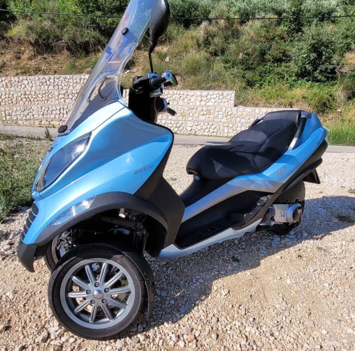 Piaggio MP3 250 250 cm3, 2006 god.