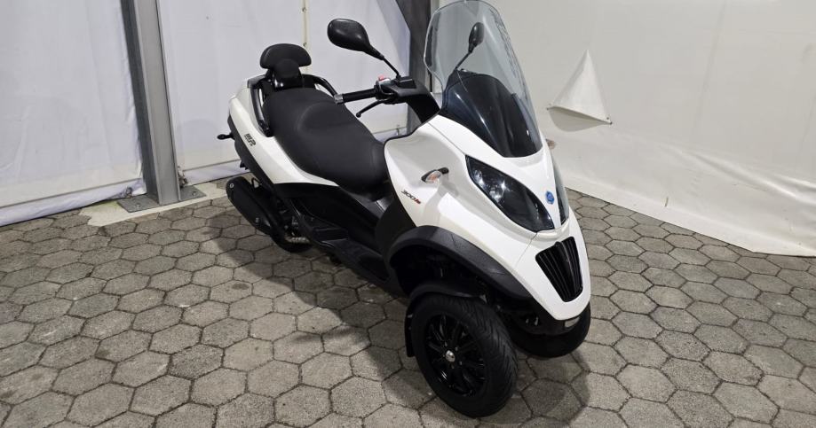 Piaggio MP3 300 LT, B KATEGORIJA, 2011 god.