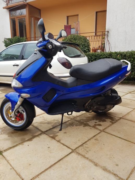 Piaggio Runner 180 cm3, 1999 god.