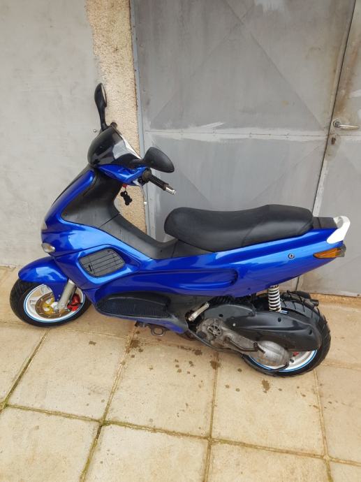 Piaggio Runner 180 cm3, 1999 god.