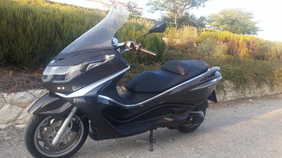 Piaggio X 10 350 Executive ABS 330 cm3, 2015 god.