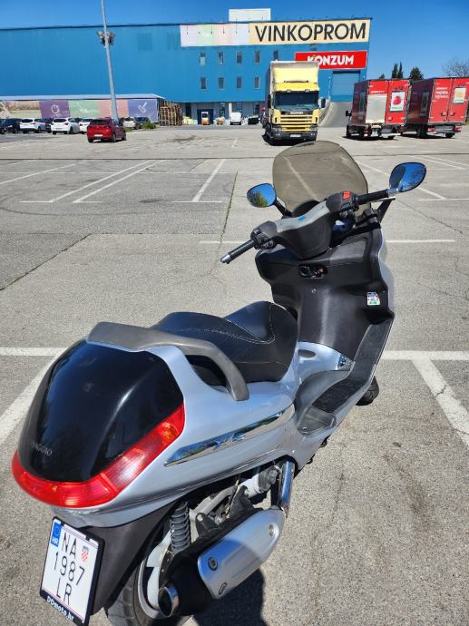 Piaggio X8 125 cm3, 2004 god.