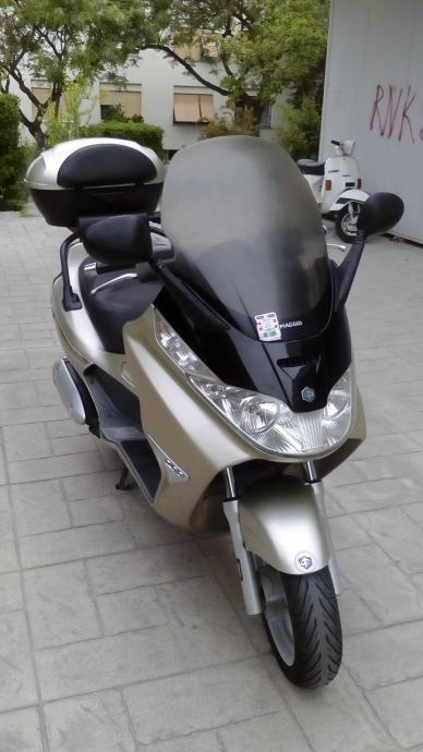 Piaggio X8 200 cm3 2004g, 2004 god.