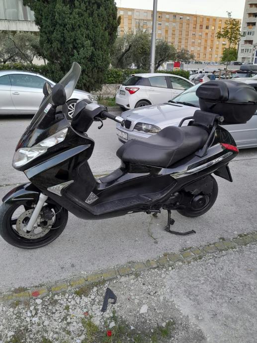 Piaggio X8 200 cm3 REG 4MJ 2024, 2004 god.