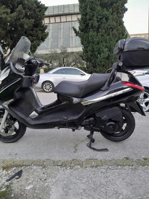 Piaggio X8 200 cm3 REG 4MJ 2024, 2004 god.