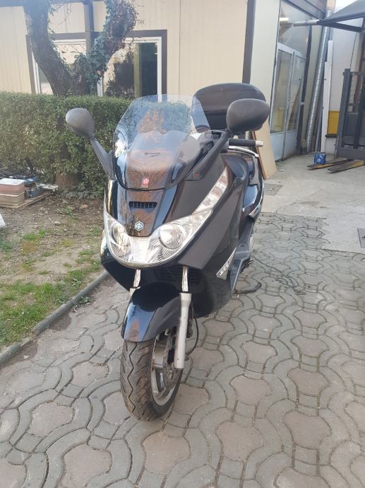 Piaggio X8 200 cm3, 2004 god.