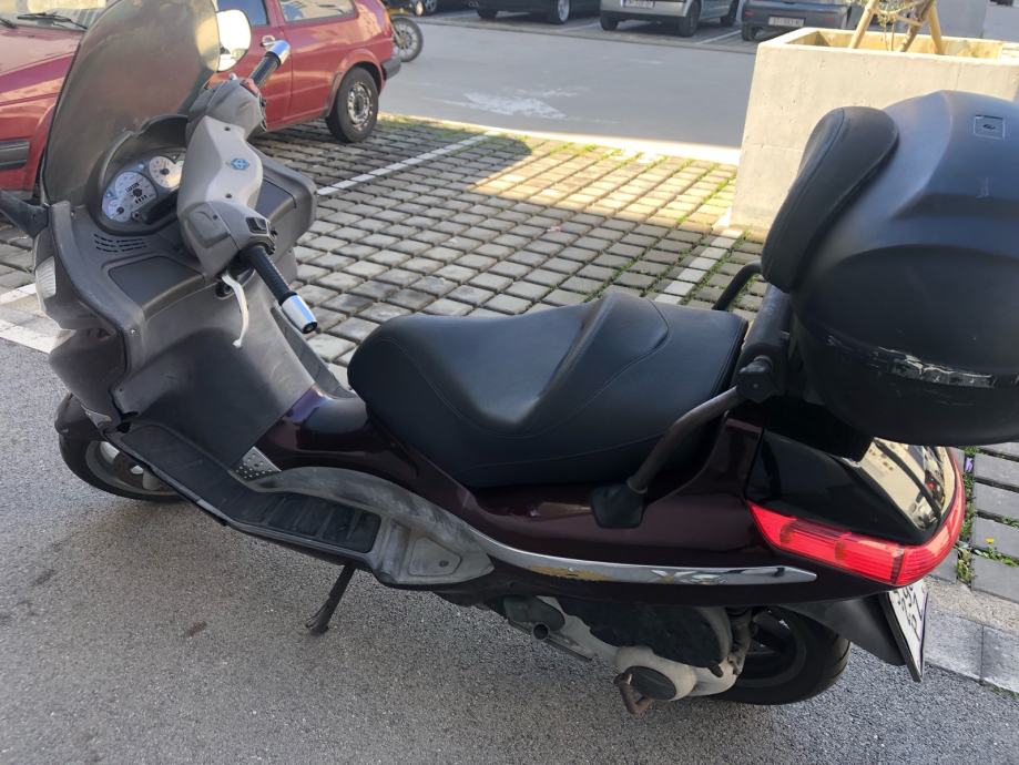 Piaggio X8 200 cm3, 2004 god.