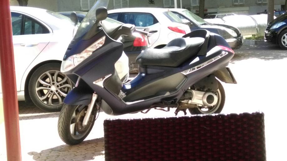 Piaggio X8 200 cm3, 2004 god.