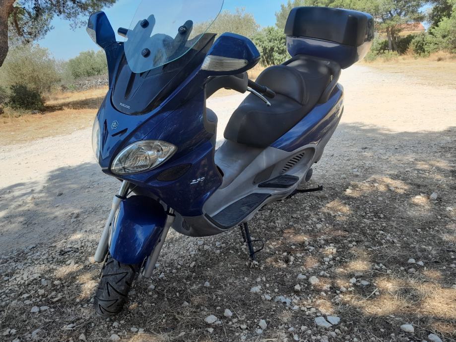 Piaggio X9 250 evolution 250 cm3, 2005 god.