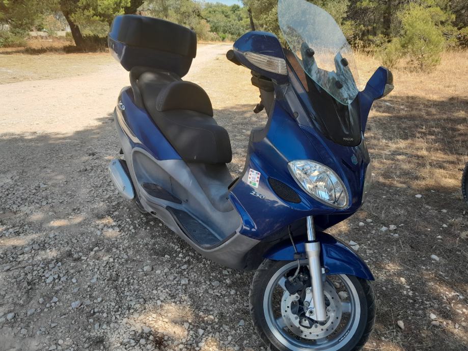 Piaggio X9 250 evolution 250 cm3, 2005 god.