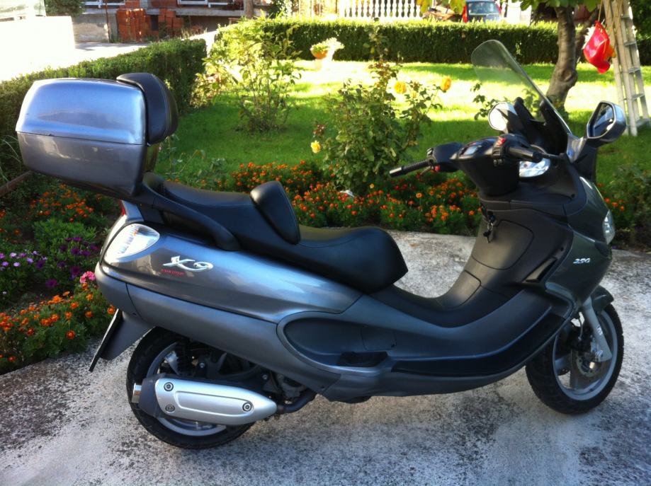 Piaggio X9 EVOLUTION 250 cm3, 2007 god.