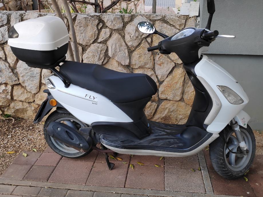 Skuter Piaggio Fly 100, 2009 god.