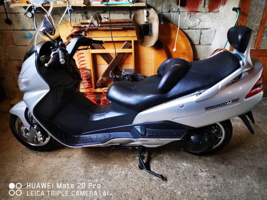Suzuki Burgman 250 250 cm3, 2001 god.
