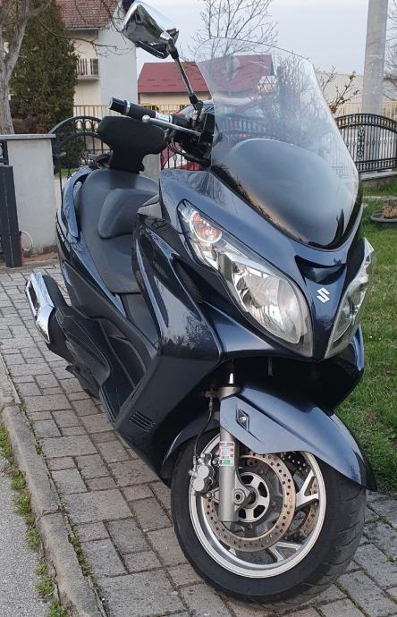 Suzuki Burgman AN400 400 cm3, 2009 god.