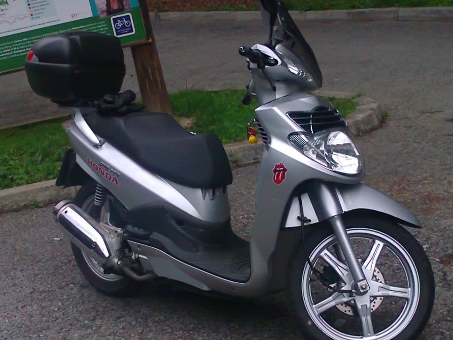 Sym hd 200, 2004 god.