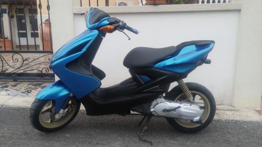 Yamaha aerox 100 cm3, 2003 god.