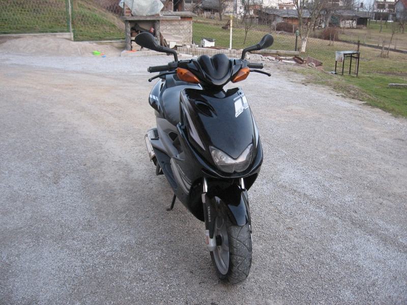 Yamaha aerox 100 cm3, 2003 god.